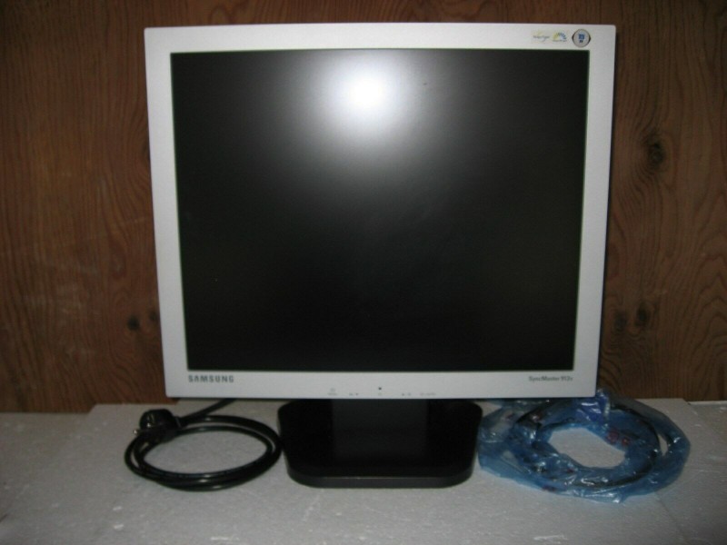 Samsung Syncmaster 913V Silver 19"