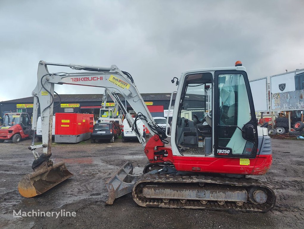 Takeuchi TB250 mini bager