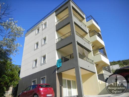 Prodajem apartman u Crnoj Gori