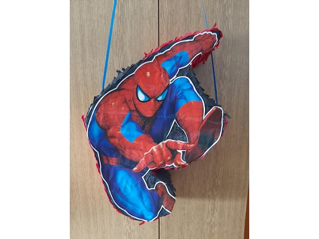 Pinjata Spiderman od kartona