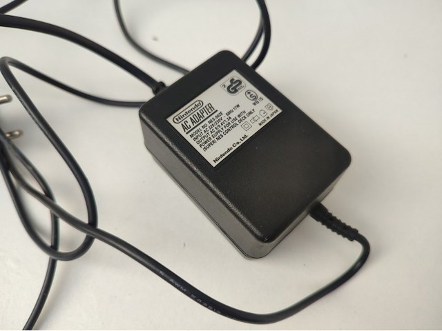 Nintendo NES-002E adapter za NES i SNES konzole