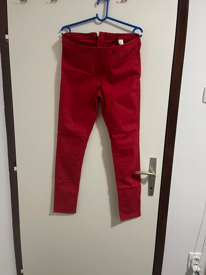 H&M crvene pantalone SNIŽENJE