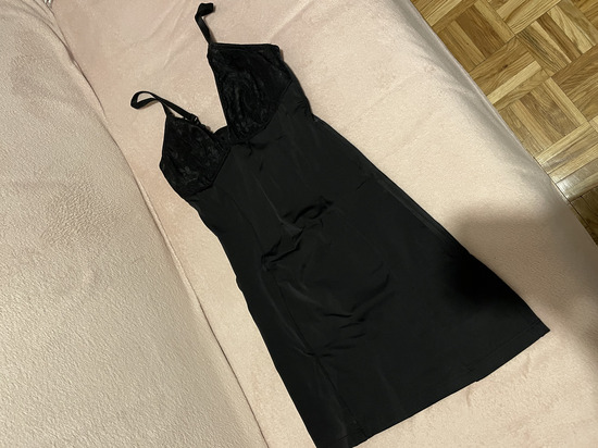 H&M mala crna haljina