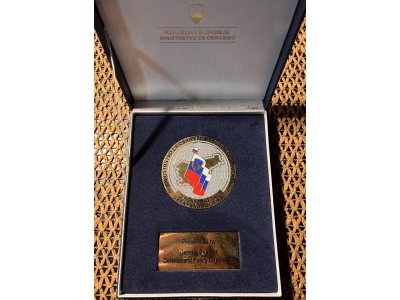 Slovenija ministarstvo za odbranu Rep.Slovenije plaketa
