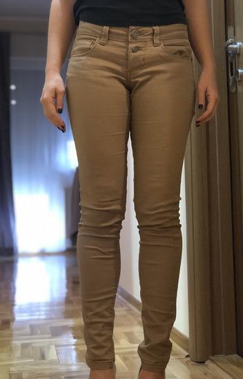 Skinny jeans pantalone bez boje