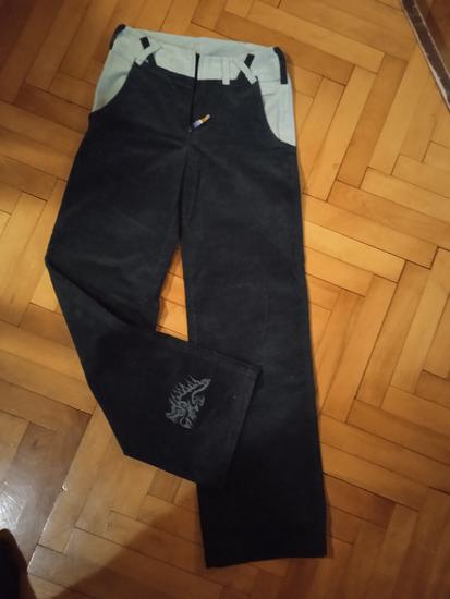 zelene somot pantalone