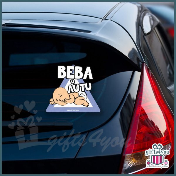 Beba u autu - beba spava