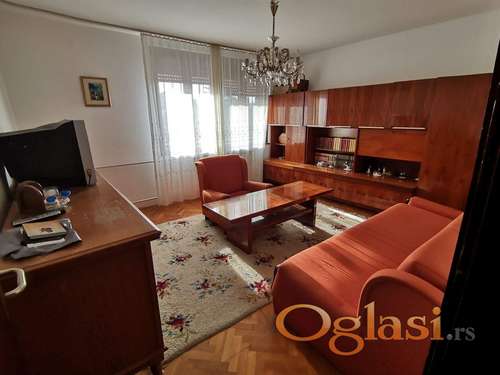 Stan u kuci, plac 556m2, odlicna investicija!