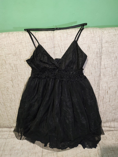 Crna mala haljina