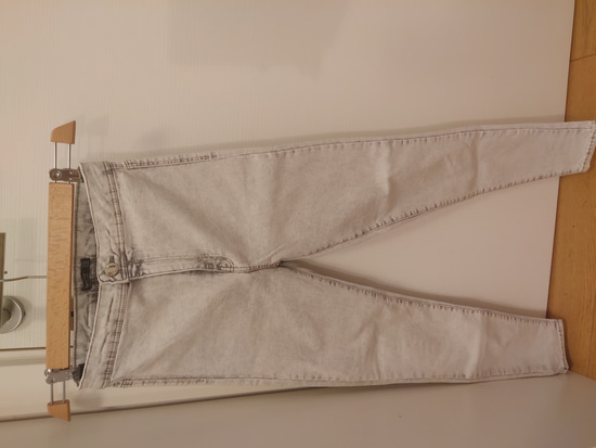 Farmerke sive skinny bershka