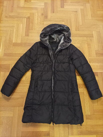 Crna lagana zimska jakna