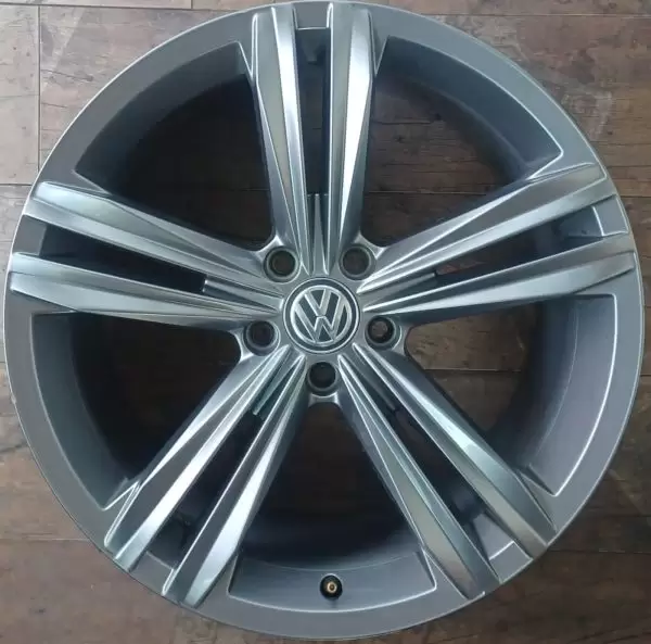 VW 8,5×19 5/112 ET33
