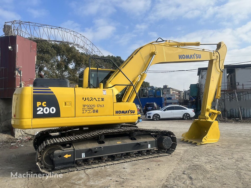 Komatsu PC200-8 bager guseničar