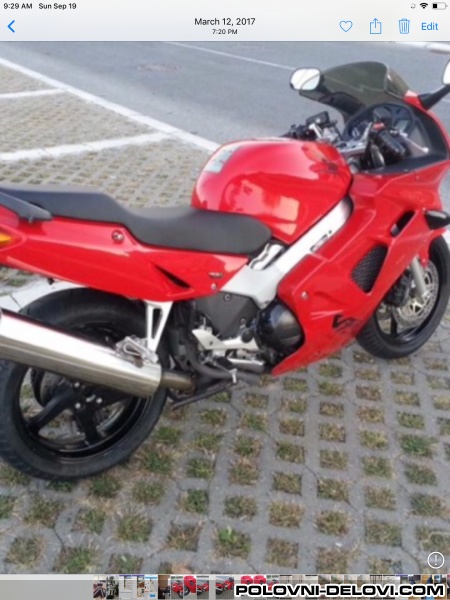 Honda Vfr 800 fi Kompletan motor u delovima