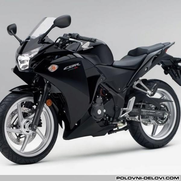 Honda CBR 250 Kompletan motor u delovima