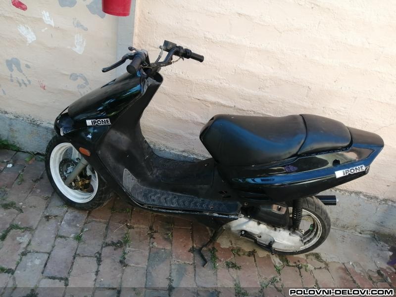 Aprilia Sr 50 Kompletan motor u delovima