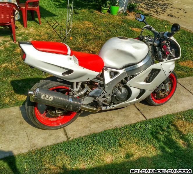 Honda cbr 900 Kompletan motor u delovima