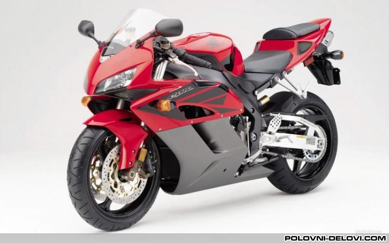 Honda CBR 1000 RR Kompletan motor u delovima