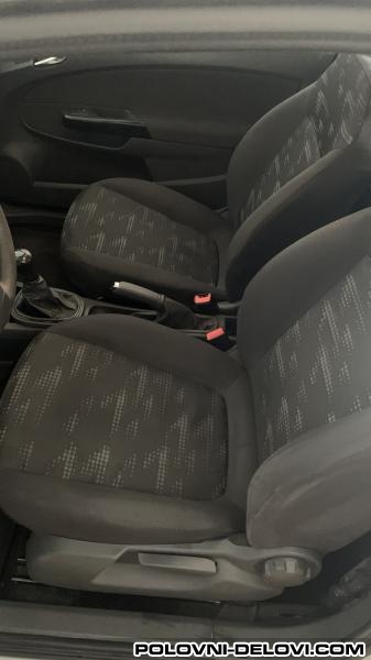 Opel Corsa d Enterijer