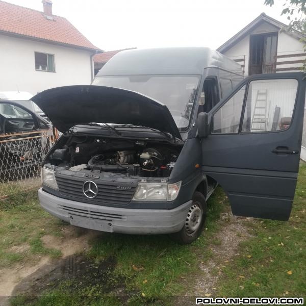 Mercedes Sprinter Kompletan Auto U Delovima