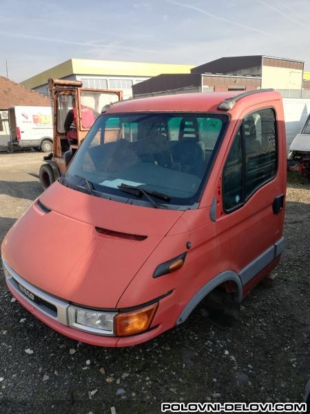 Iveco DAILY Kompletan Auto U Delovima