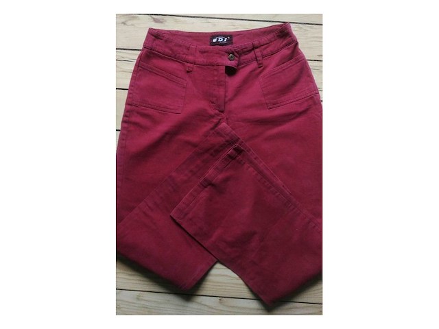 U retro stilu pantalone br. 40 Kao NOVE