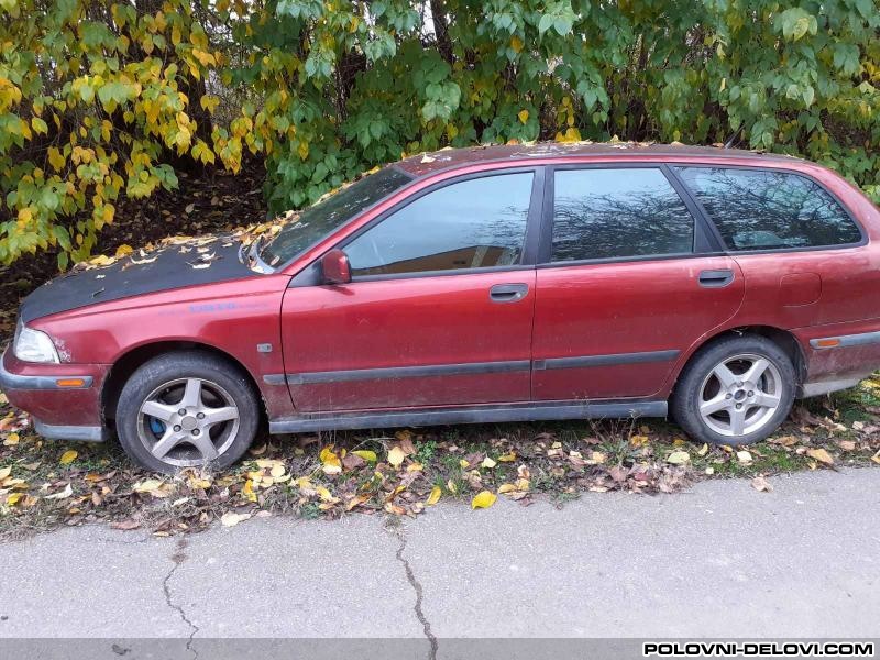 Volvo V40 1.9 Td Kompletan Auto U Delovima