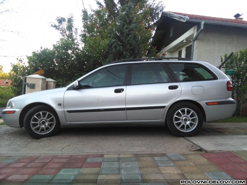 Volvo V40 1.9 DCI Kompletan Auto U Delovima