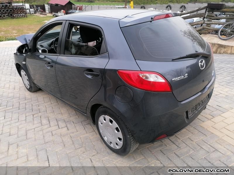 Mazda 2 1.4i Kompletan Auto U Delovima