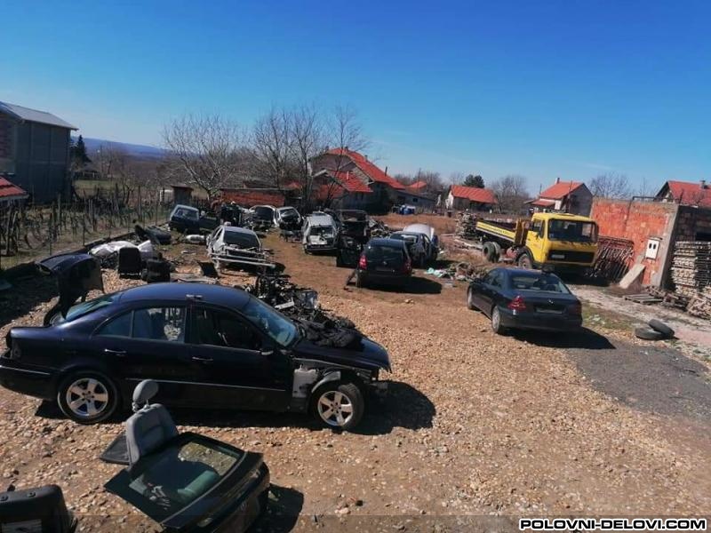 Mercedes E 270 E KLASA W211 Kompletan Auto U Delovima