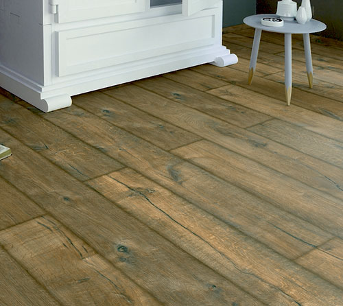 LAMINAT KAINDL 10MM O580 LM (1.76M2) KL.32 ANTIQUE FAR.HICKORY