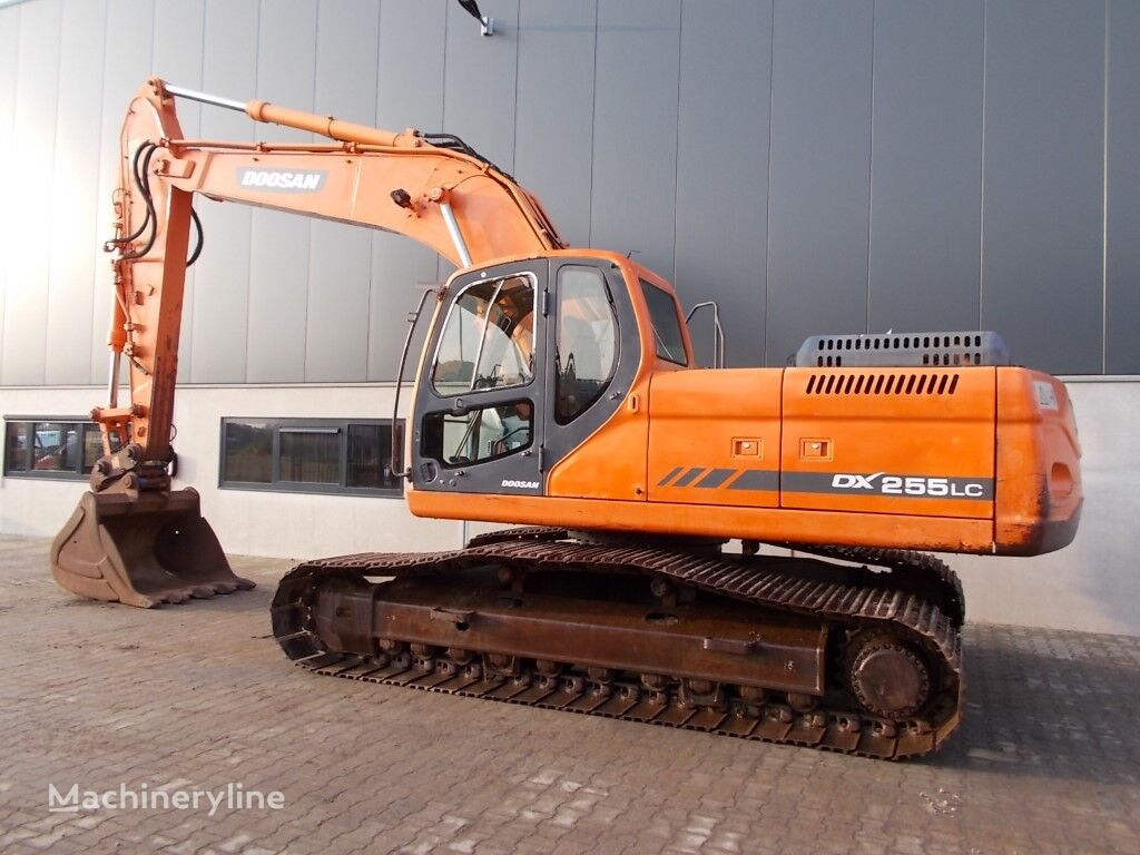 Doosan DX255 bager guseničar