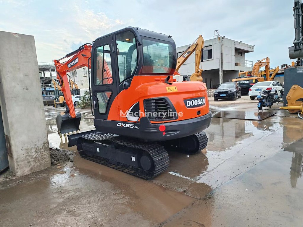 Doosan DX55 bager guseničar