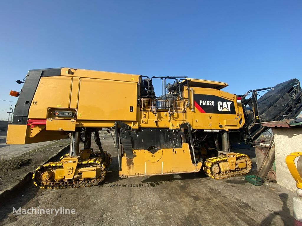 Caterpillar PM 620 asfaltni finišer guseničar