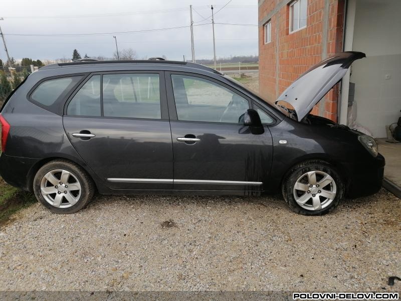 Kia Carens 2.0CRDI Kompletan Auto U Delovima