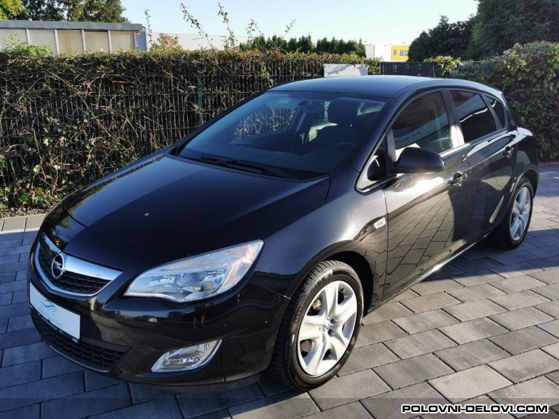Opel Astra J 1.7cdti Kompletan Auto U Delovima