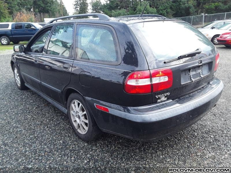 Volvo V40 Karoserija