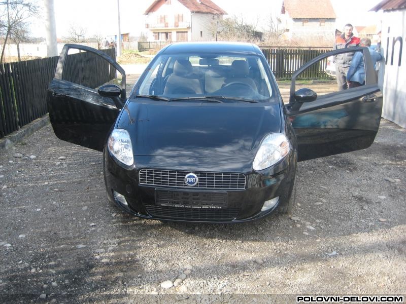 Fiat Grande Punto Mjt Kompletan Auto U Delovima