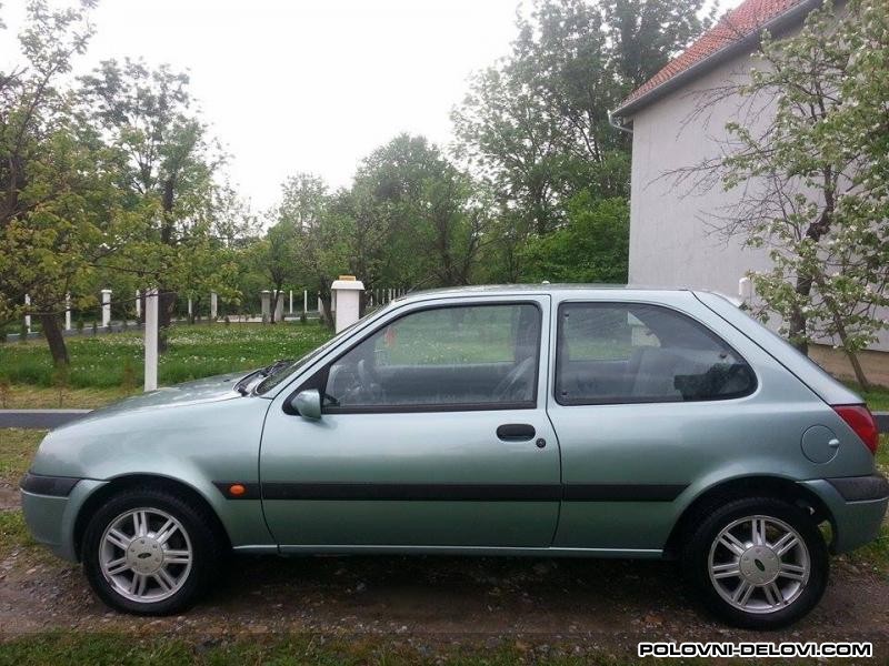Ford Fiesta DELOVI MK4 Enterijer