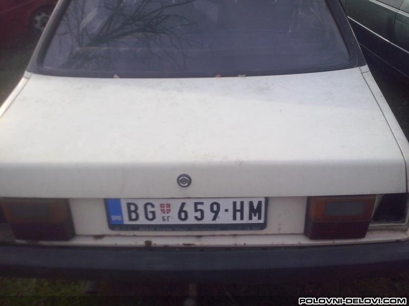 Audi 80 Kompletan Auto U Delovima