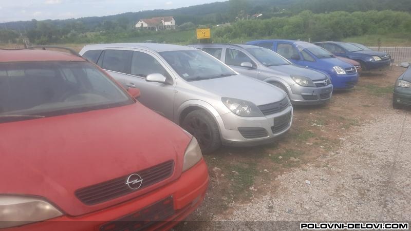 Opel Astra Cdti Kompletan Auto U Delovima