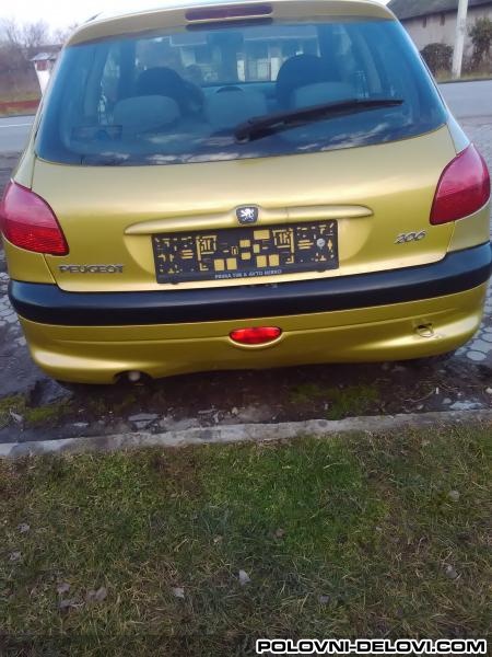 Peugeot 206 Kompletan Auto U Delovima