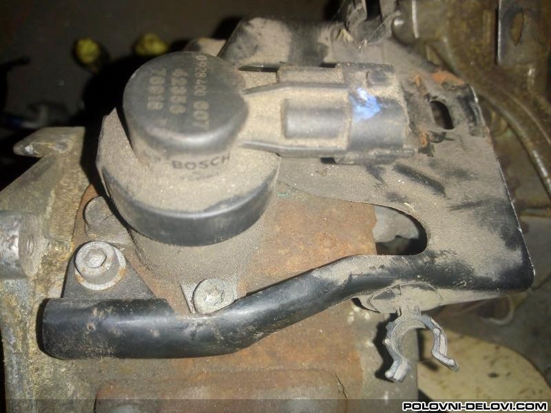 Peugeot 207 1.6hdi Pezo Motor I Delovi Motora