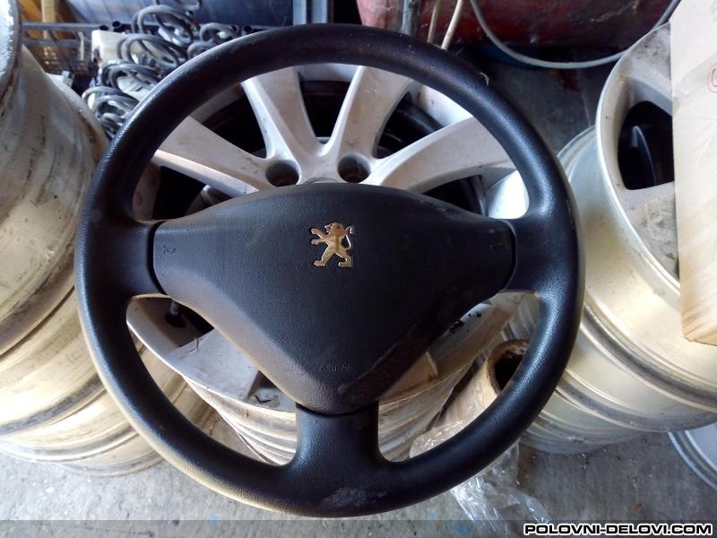 Peugeot 207 1.6hdi Enterijer