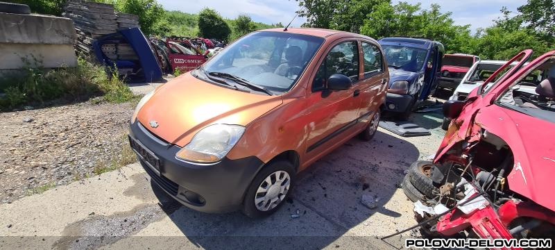 Chevrolet Matiz Komplet Za Delove Svetla I Signalizacija