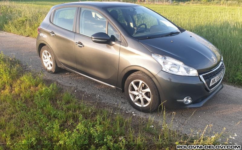 Peugeot 208 Kompletan Auto U Delovima