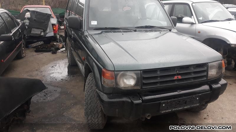 Mitsubishi Pajero 25td Kompletan Auto U Delovima