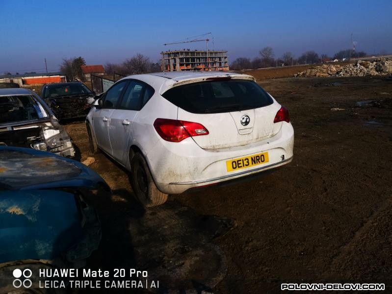 Opel Astra J 1.3cdti Kompletan Auto U Delovima