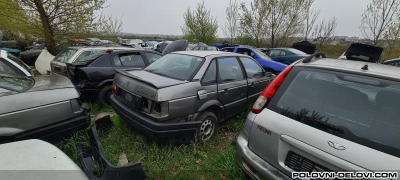 Volkswagen Passat B3 Polovni Delovi Kompletan Auto U Delovima