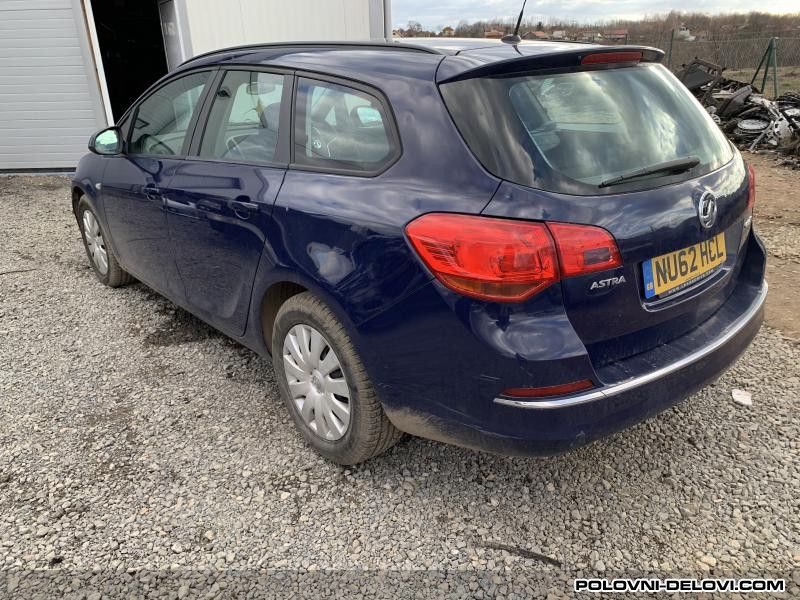 Opel Astra J Polustranica Karoserija